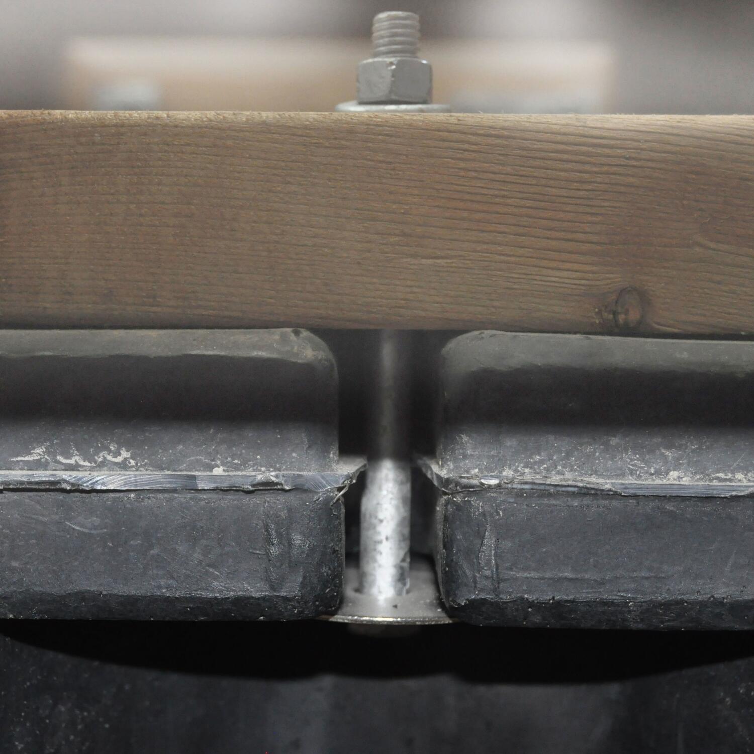 Eagle dock flange floats - Dock Industries